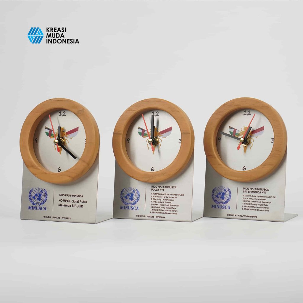 Wooden Clock Souvenir - MINUSCA